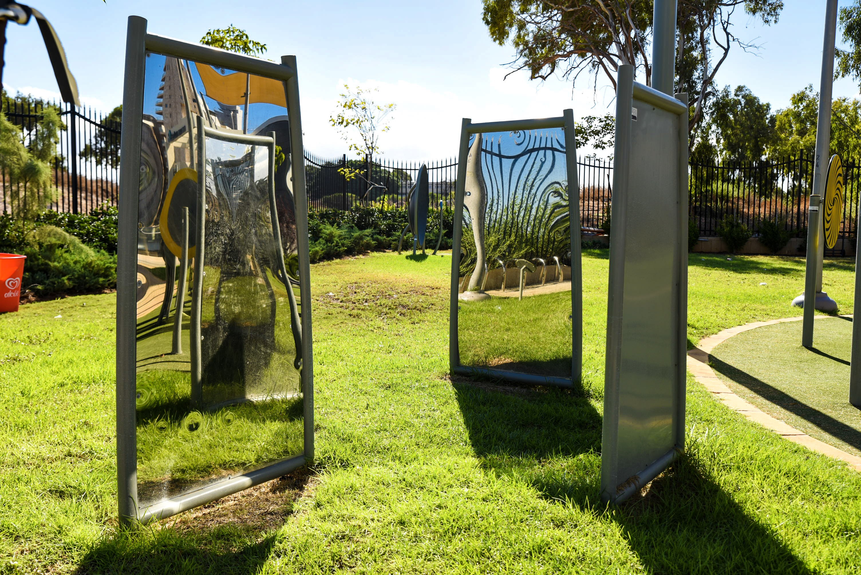 Mirrored Periscope - ParkPlayer